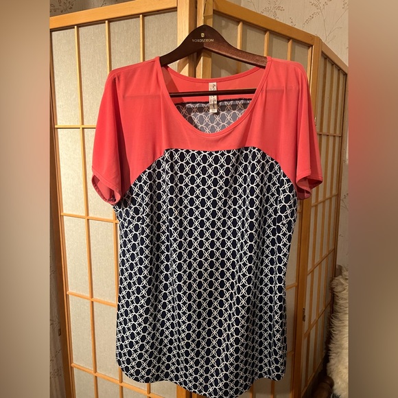 PerSeption Concept | Tops | Perception Extra Large Peach And Geometric ...